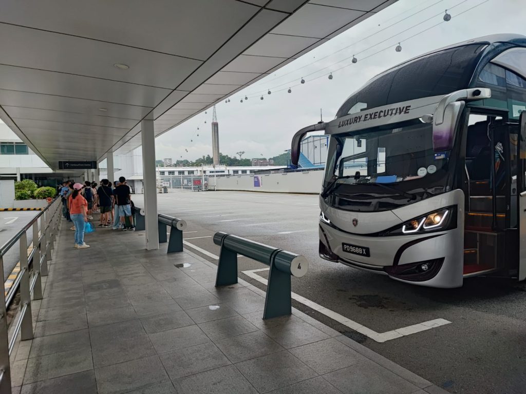 Harbourfront Centre Pick Up - Luxury Coach Service